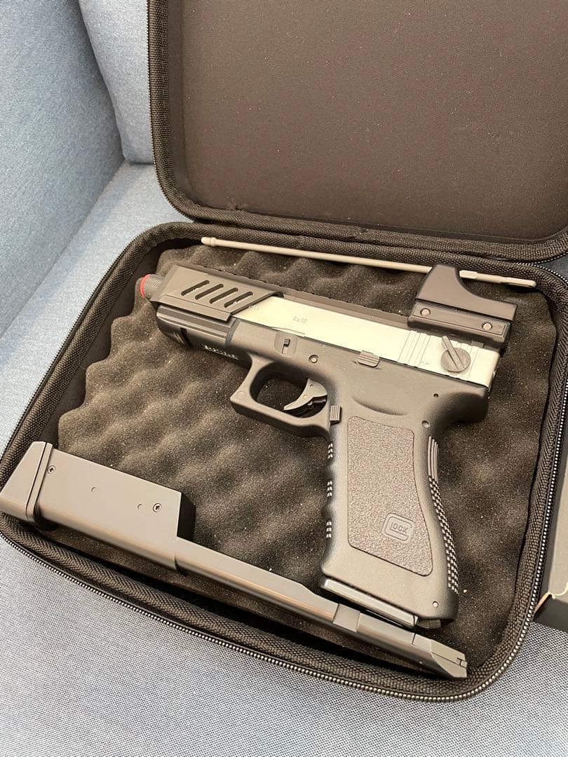 GLOCK 18C 電動ガン シルバー スライド ケース付き