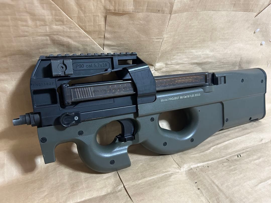 【ジャンク品】P90 電動ガン グレー サブマシンガン