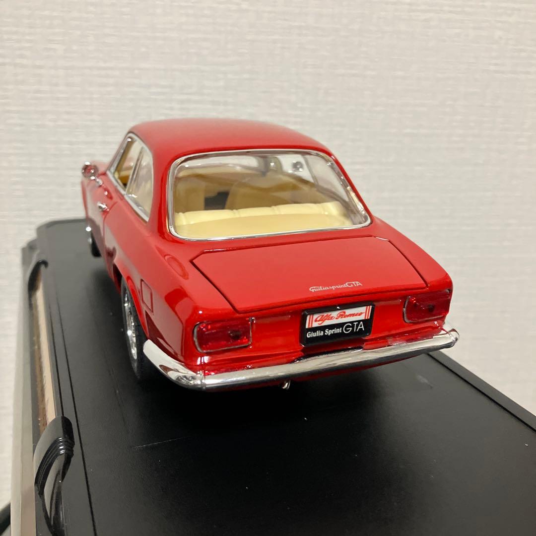 ミニカー 1965 ALFA ROMEO GIULIA SPRINT GTA 1/18