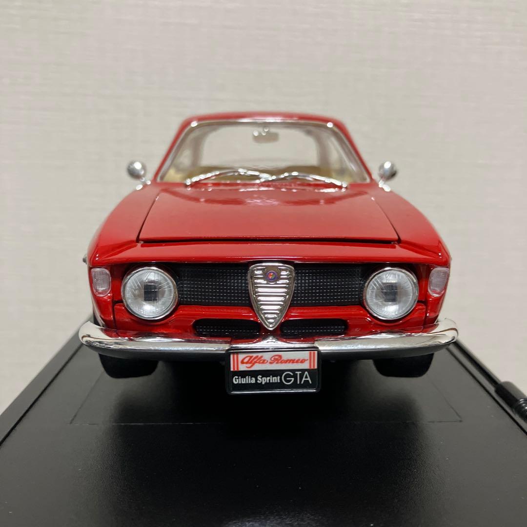 ミニカー 1965 ALFA ROMEO GIULIA SPRINT GTA 1/18
