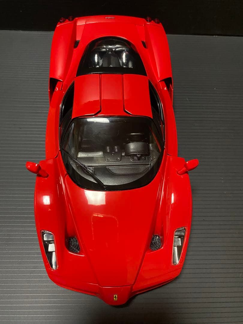 Ferrari Enzo 1/18 赤　エンッオ　フェラーリ