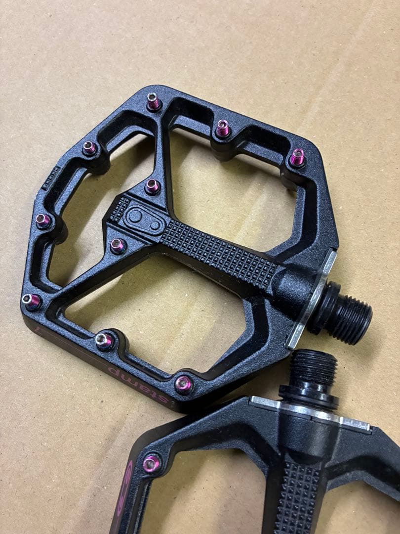 Crankbrothers Stamp7 フラットペダル burakku