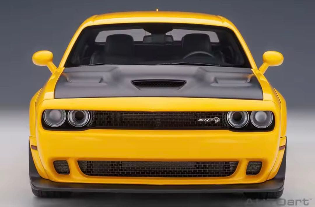 自動車 Dodge Challenger 1:18 diecast model car