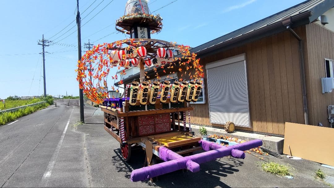 木製祭りの山車 提灯 小太鼓付き