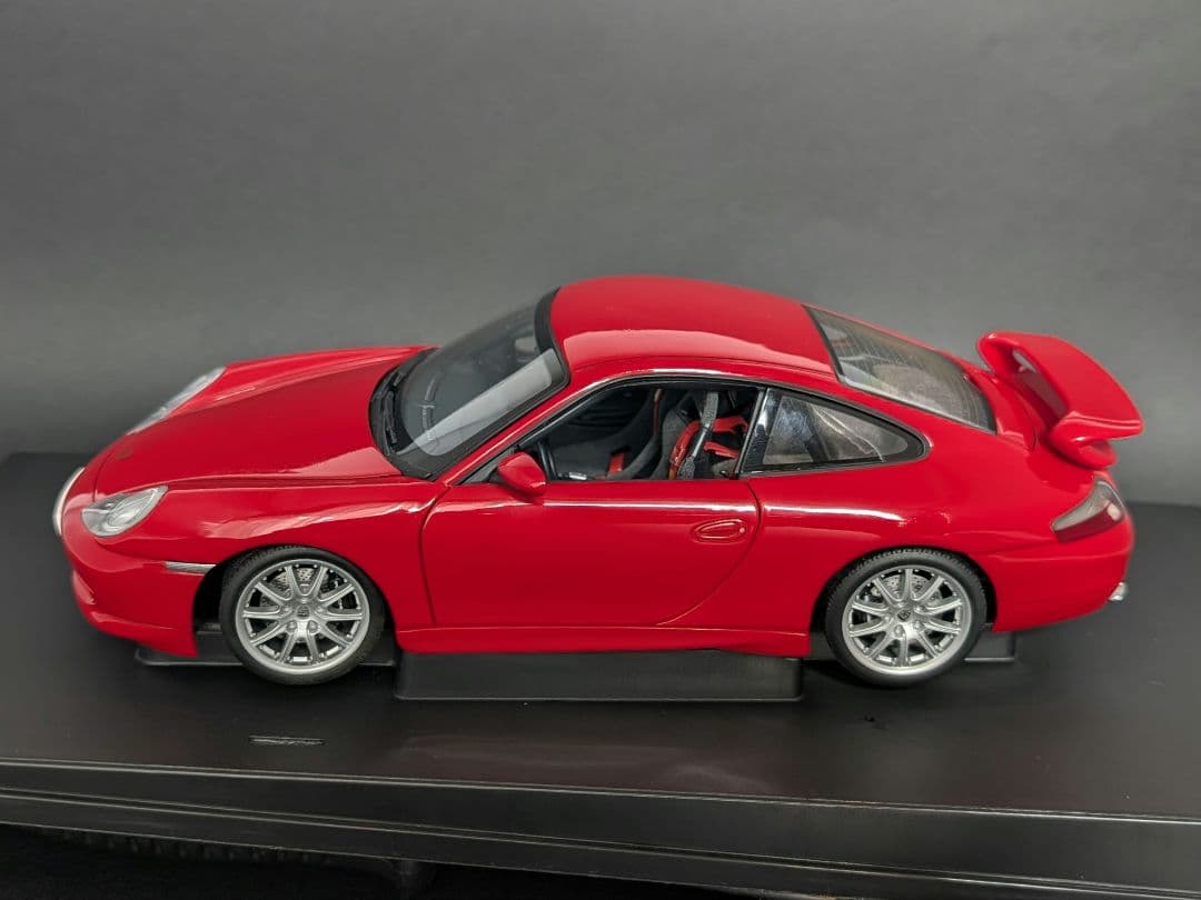 オートアート 1/18 ポルシェ 911 (996) GT3 レッド