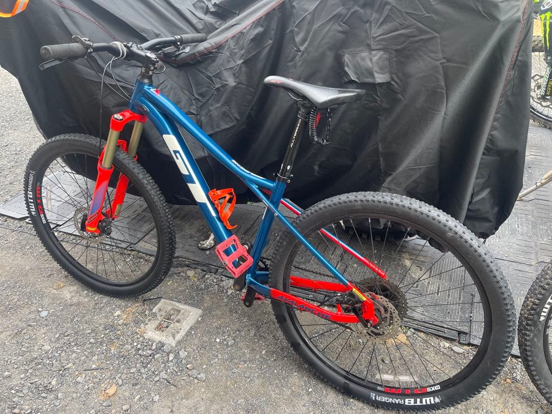 GT AVALANCHE COMP 2022 27.5 MTB エアサス