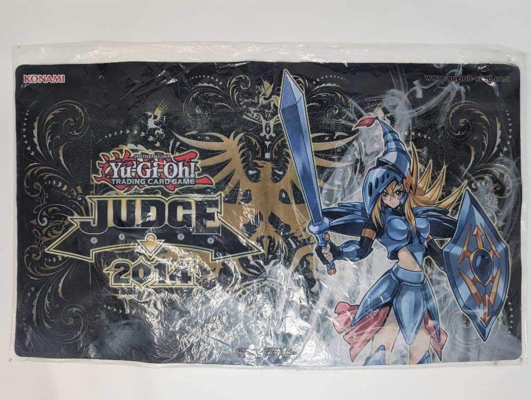 遊戯王プレイマットJUDGE 2014 竜騎士ブラックマジシャンガール 未使用品