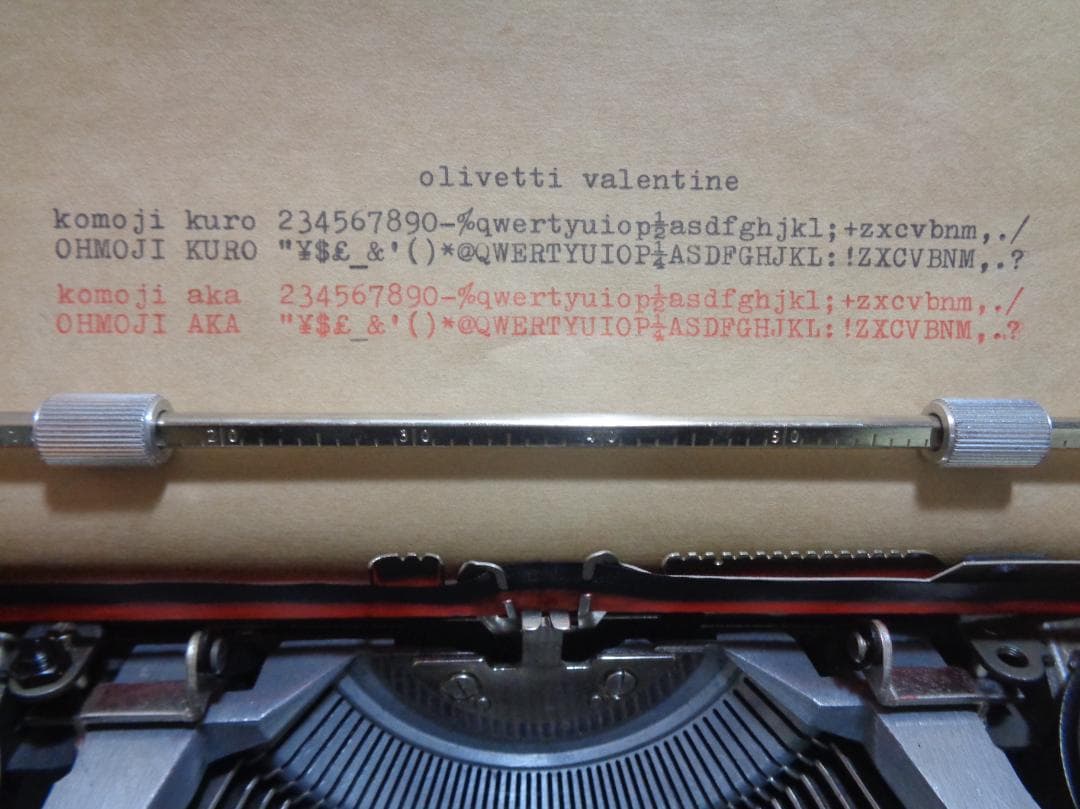 完動品　olivetti valentineタイプライター　時計じかけのオレンジ