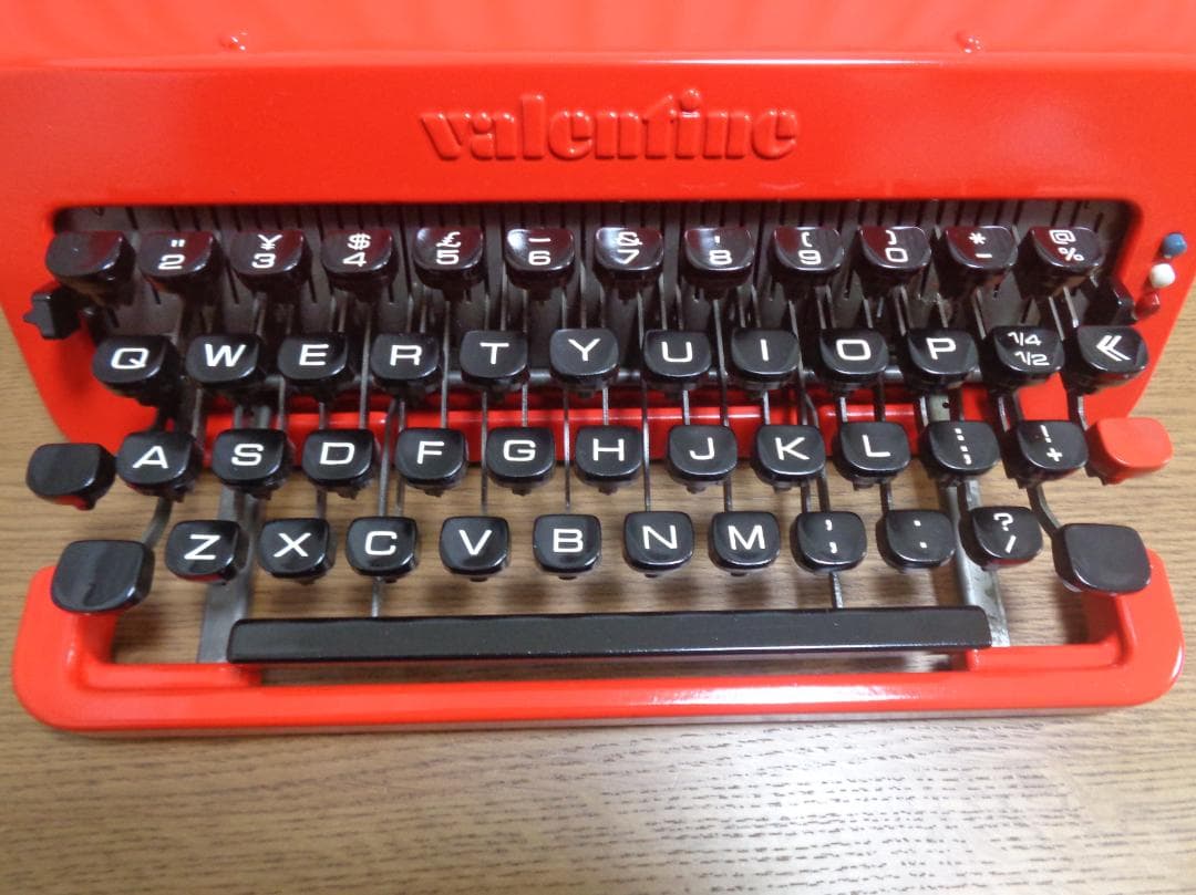 完動品　olivetti valentineタイプライター　時計じかけのオレンジ
