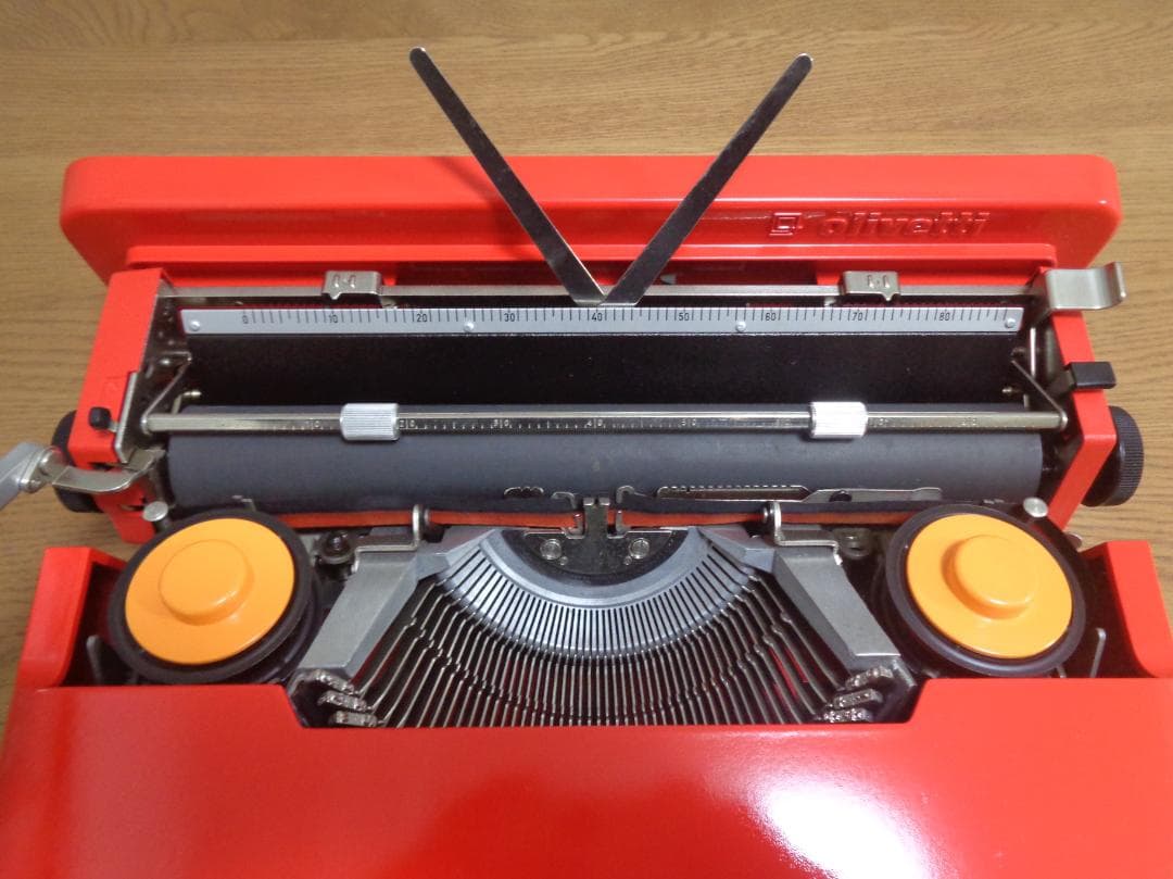完動品　olivetti valentineタイプライター　時計じかけのオレンジ