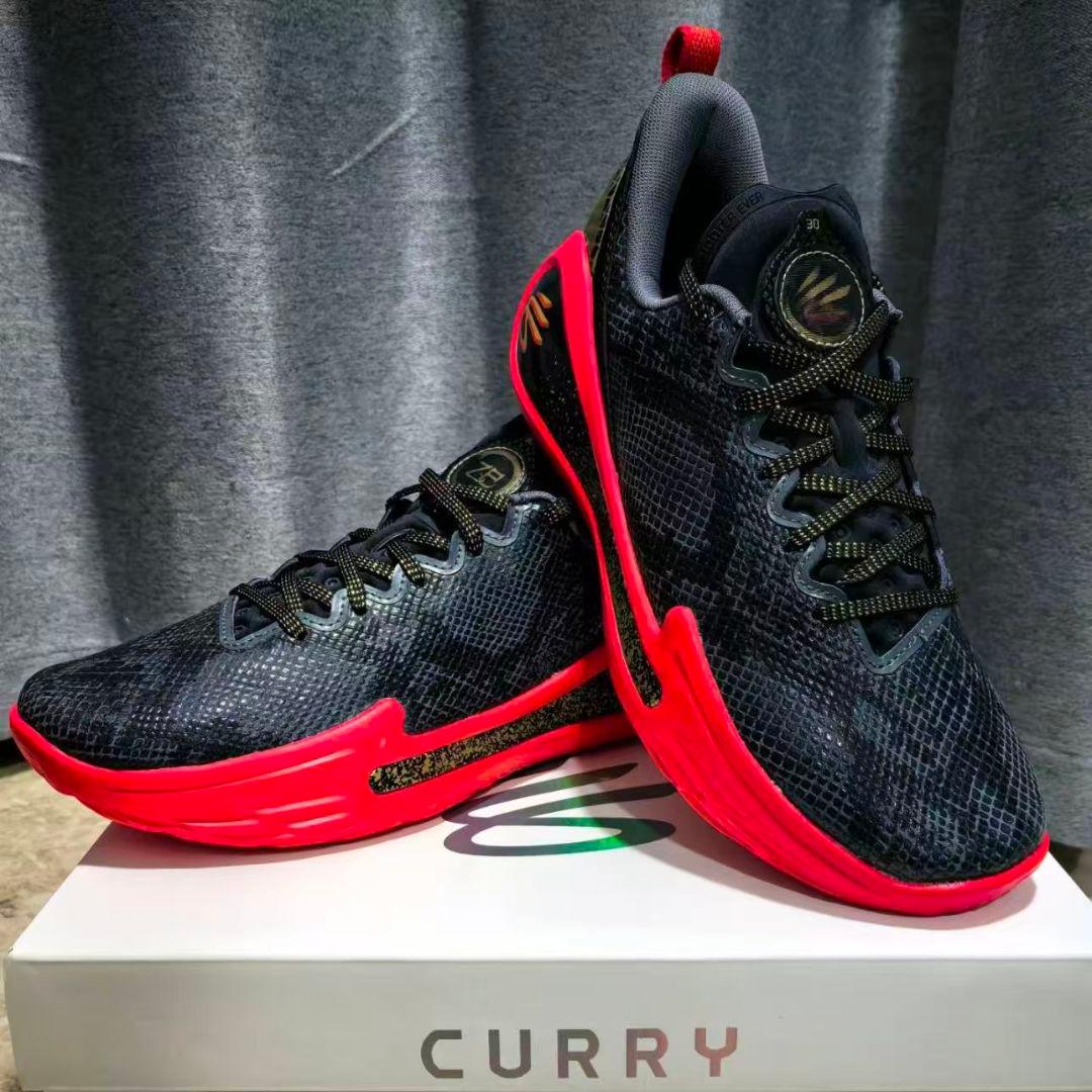 シューズ(男性用) Under Armour Curry 12\"Year of the Snake\"