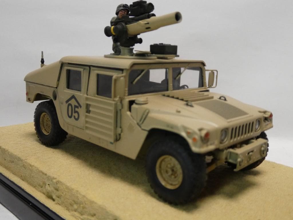 タミヤ　1/35　アメリカ陸軍 ハンビー TOW ミサイルキャリヤー　完成品