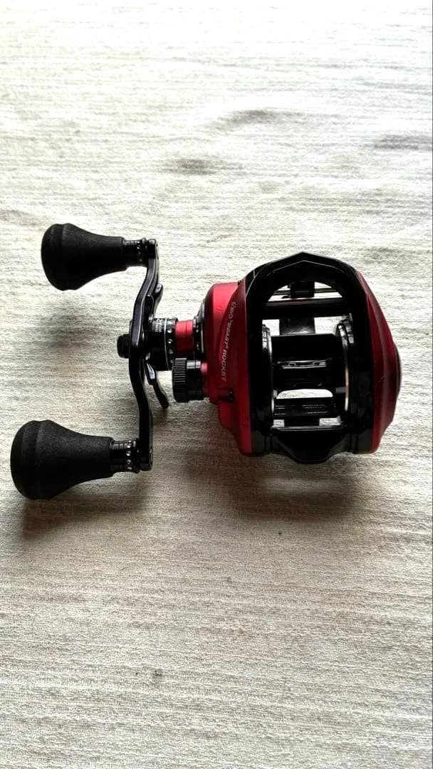 Abu Garcia Revo Beast Rocket ベイトリール　左巻き