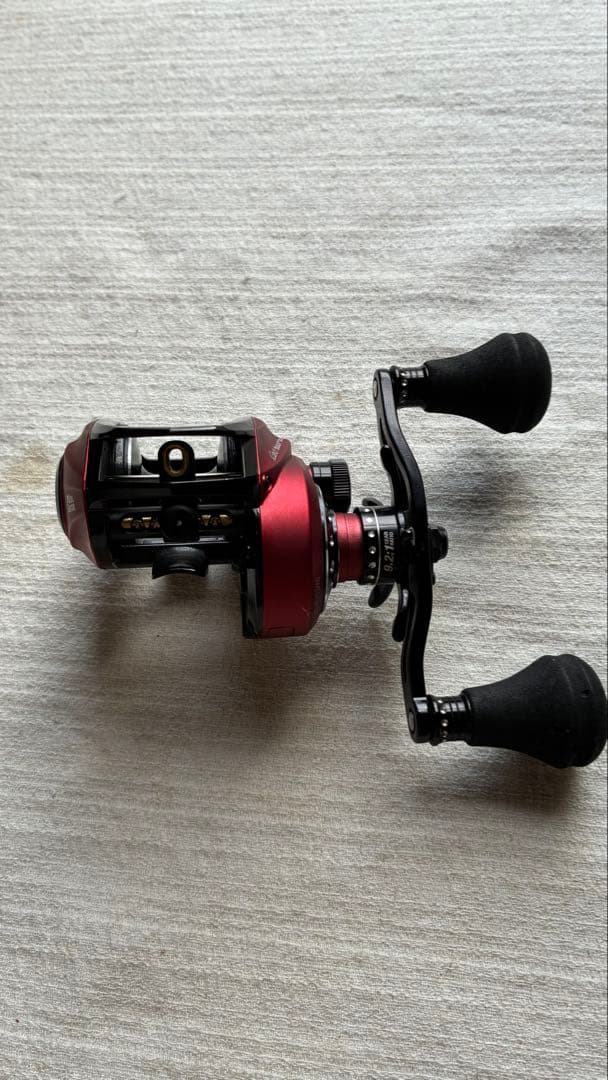Abu Garcia Revo Beast Rocket ベイトリール　左巻き
