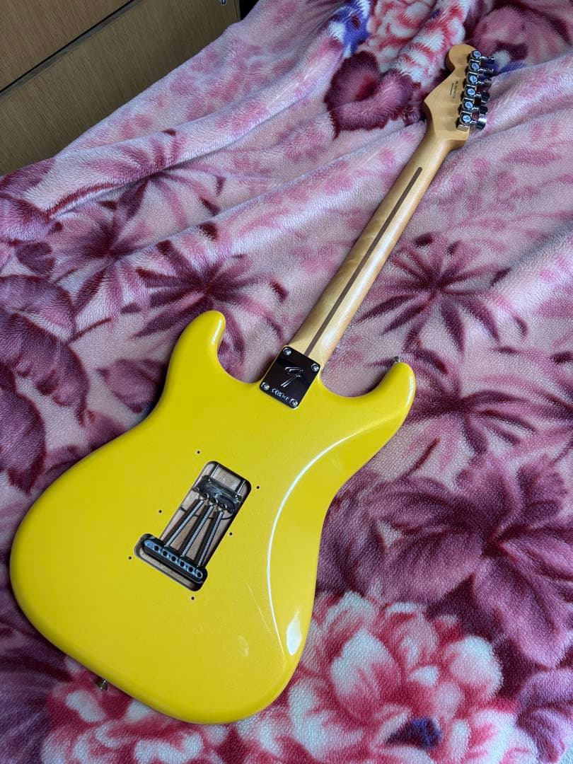 イエローFender player Ⅱ modifiedストラトキャスター