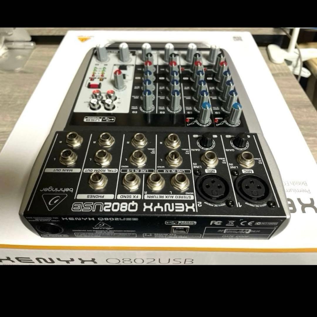 Behringer XENYX Q802USB アナログミキサー