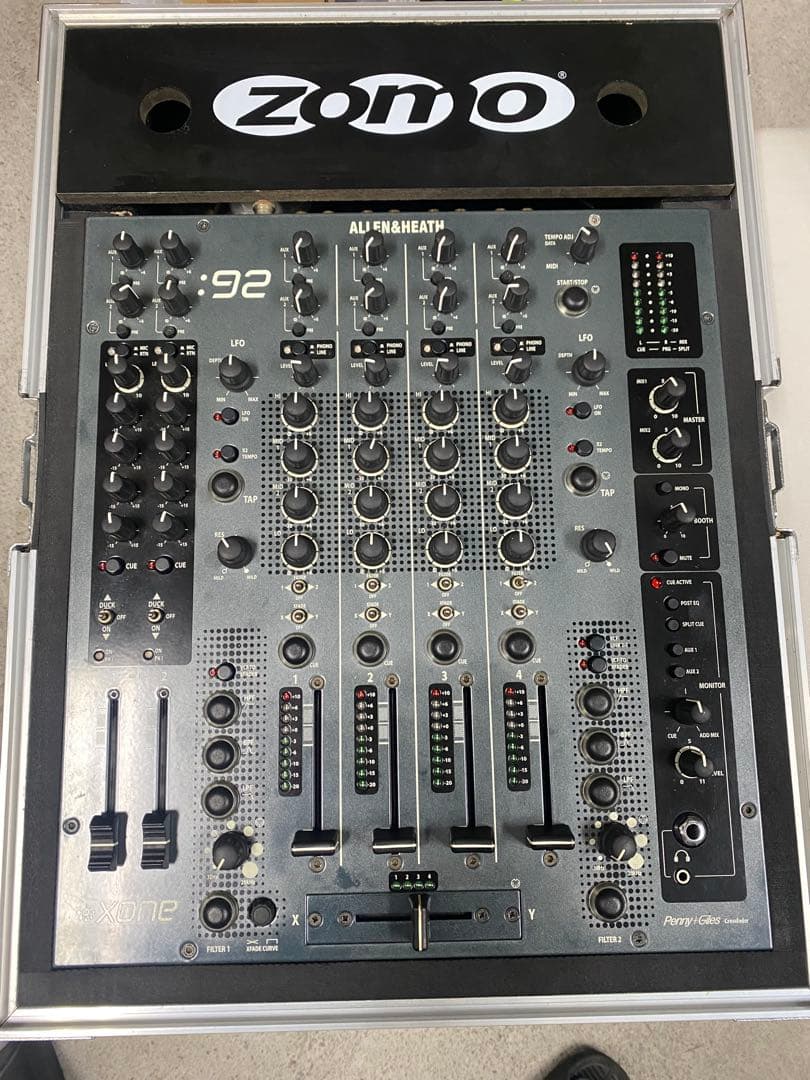 Allen & Heath Xone:92 DJミキサー