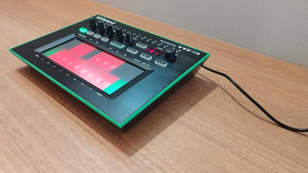Roland ローランド TB-3 ベースシンセサイザー AIRA　説明書あり