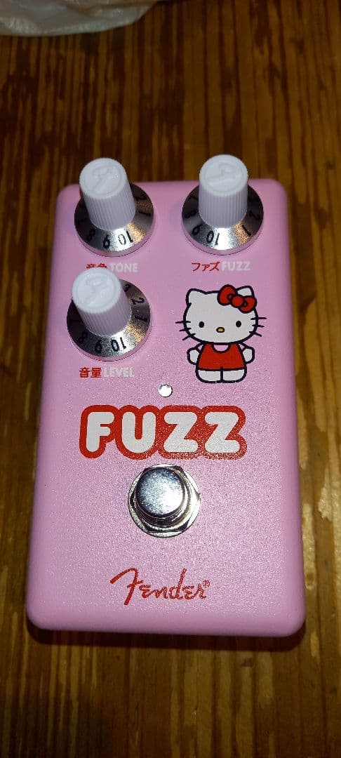 m*n様 Fender Fuzz ハローキティモデル