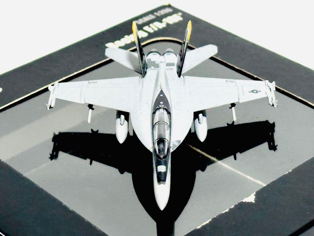航空機・ヘリコプター hogan M-SERIES 1/200 F/A-18F VFA-103