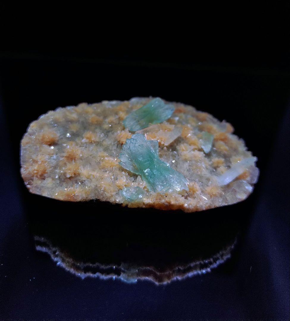 アポフィライト 母岩付き 魚眼石 鉱石 鉱物 ミネラル 標本 原石 ③