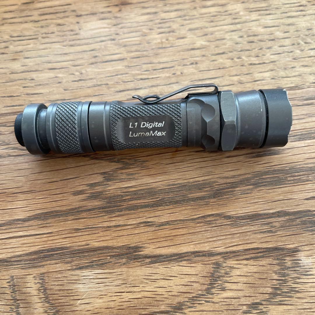 SureFire L1 Digital フラッシュライト