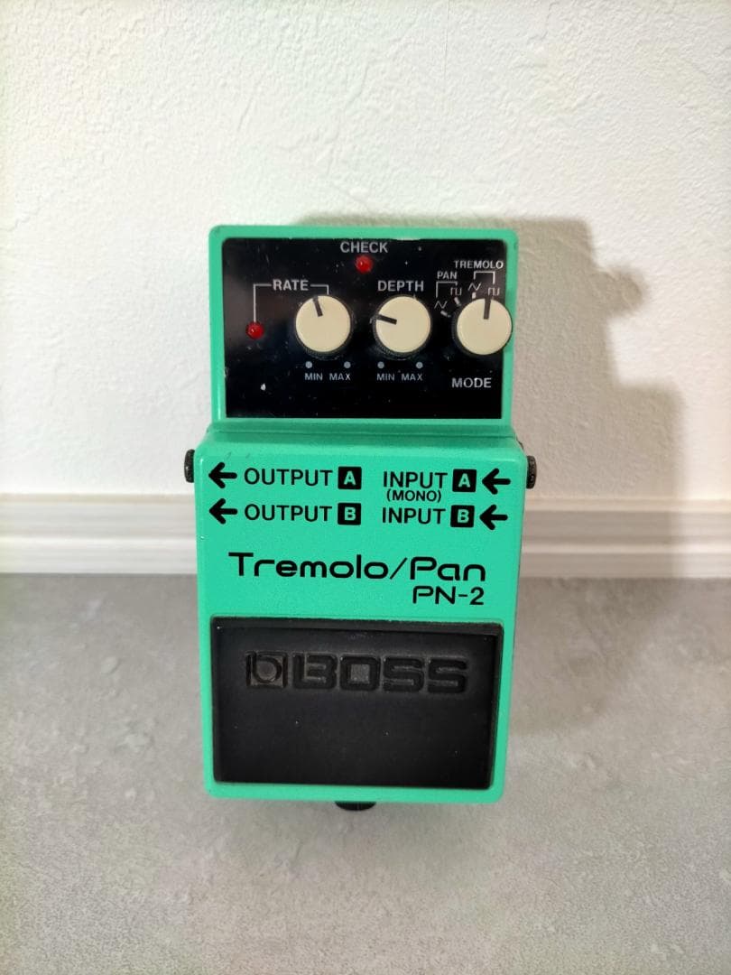 ギター BOSS Tremolo/Pan PN-2