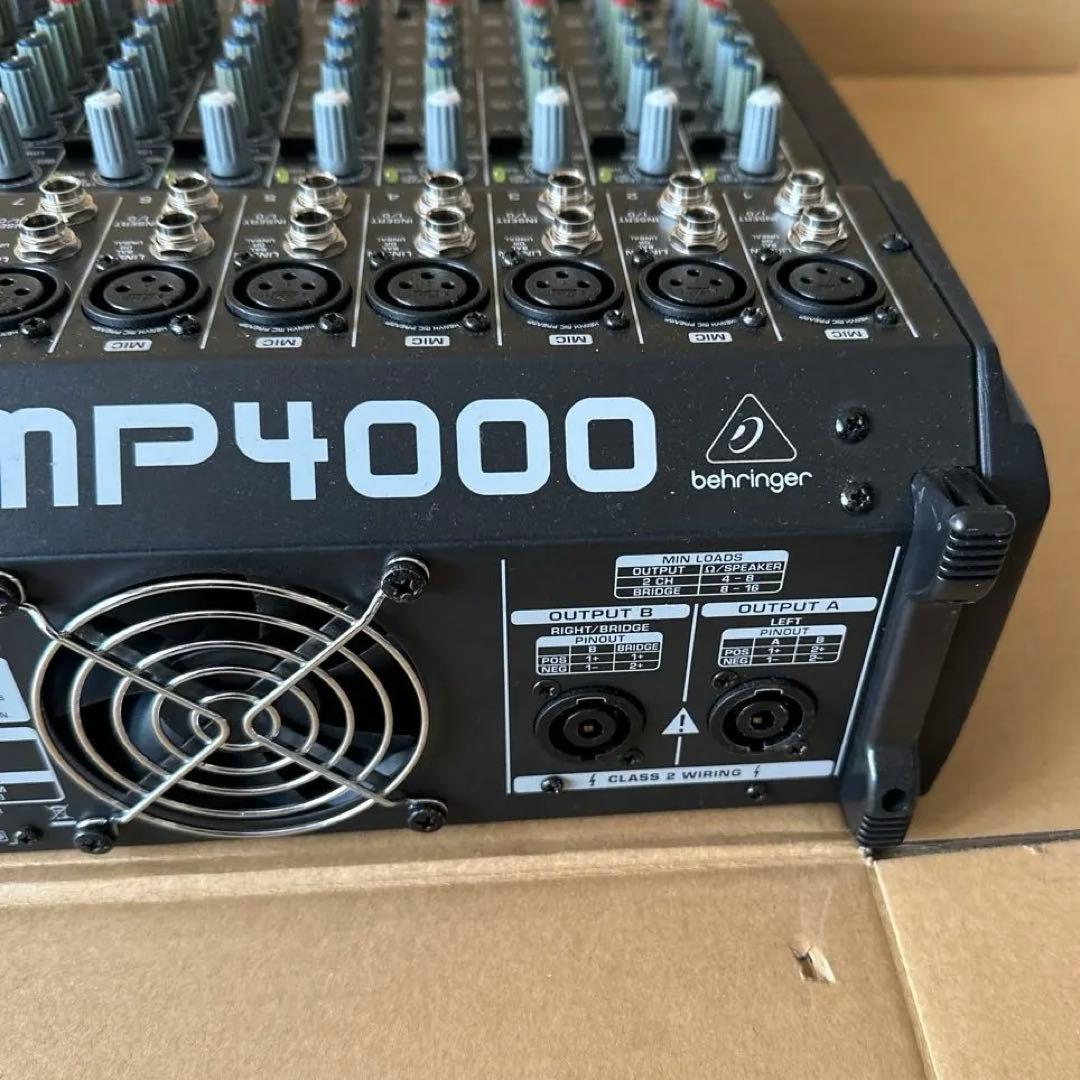 Behringer EUROPOWER PMP4000 パワードミキサー