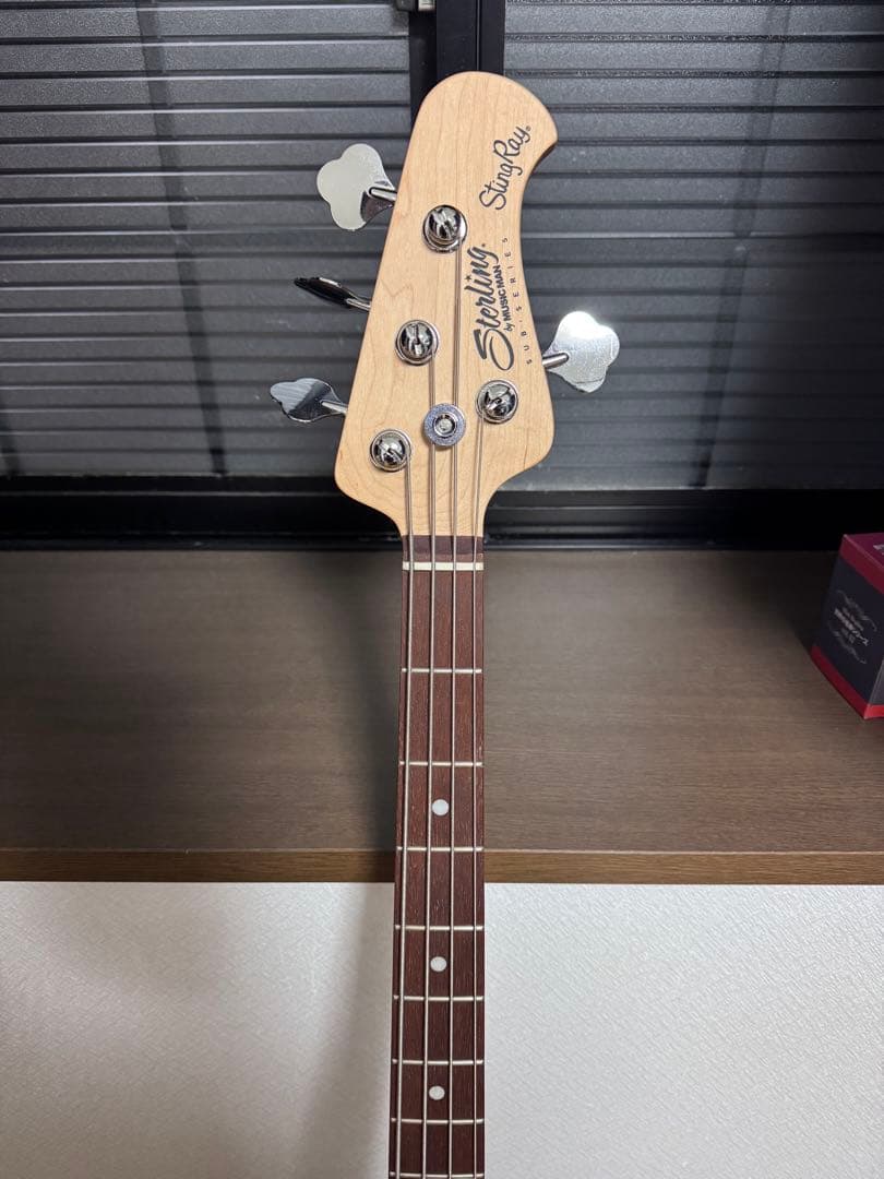 ベース Sterling By Musicman SUB STINGRAY RAY4