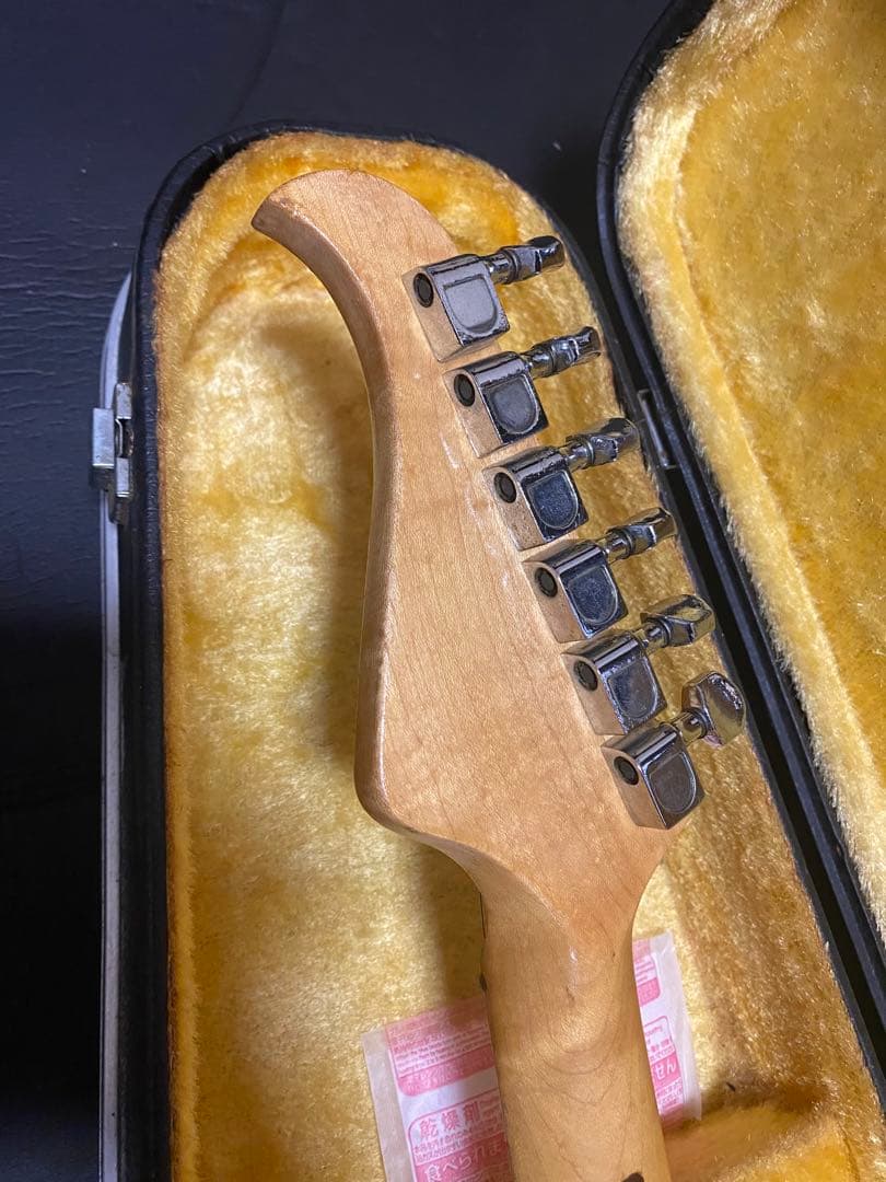 MusicMan風　エレキギター ナチュラルウッド ソフトケース付　ヴィンテージ