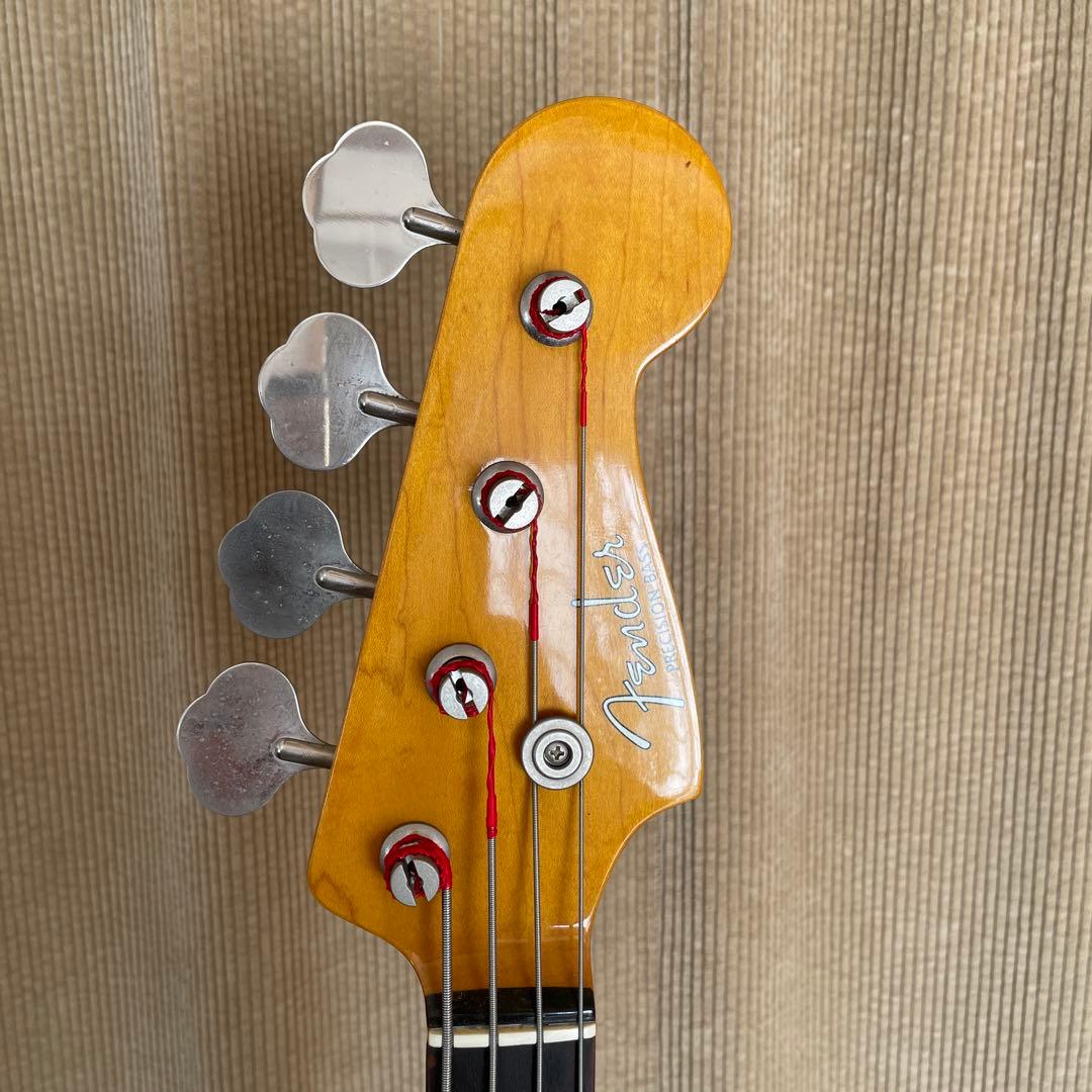フェンダー　Fender プレシジョンベース