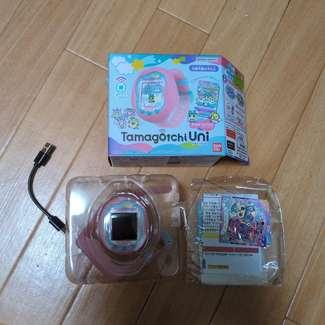 Tamagotchi Uni ピンク 本体と付属品