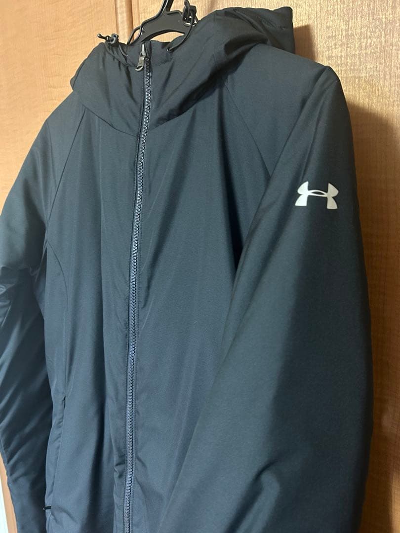 【美品】Under Armour ベンチコート レディースM サイズ ブラック