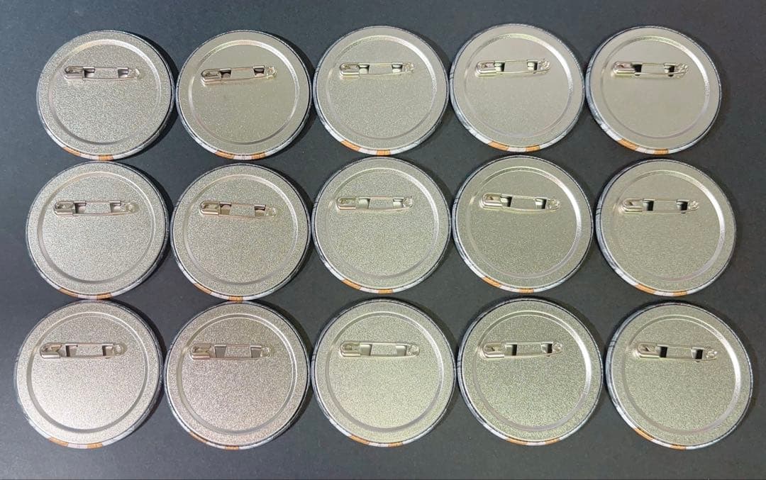 カラフルピーチ 東京ドームシティ 缶バッジ うりさん