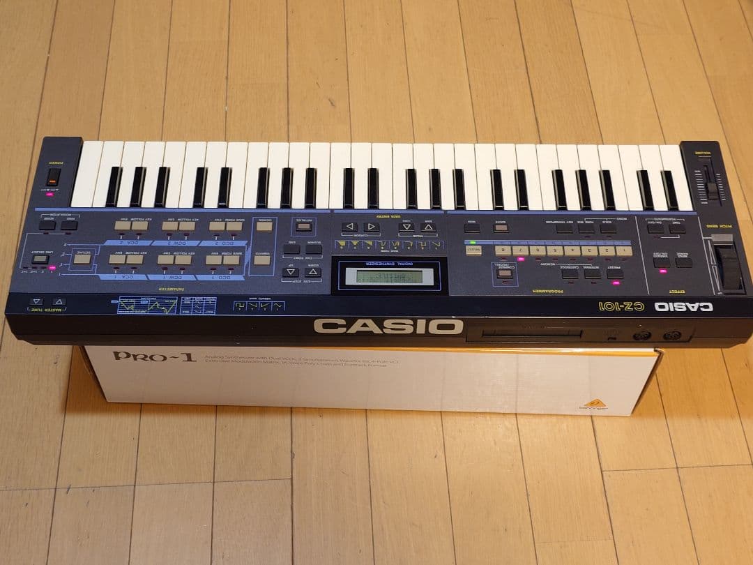 CASIO CZ-101 デジタルシンセサイザー