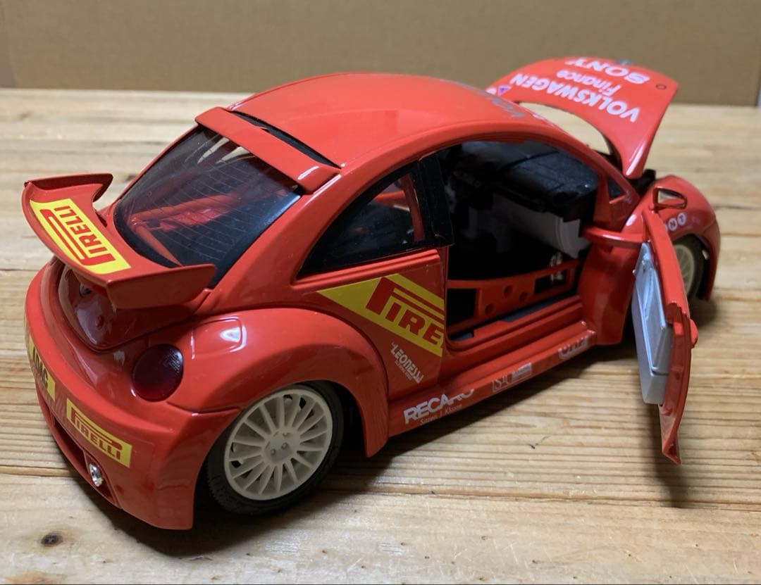 ミニカー　1/18　VW　ニュービートル　CUP　1999