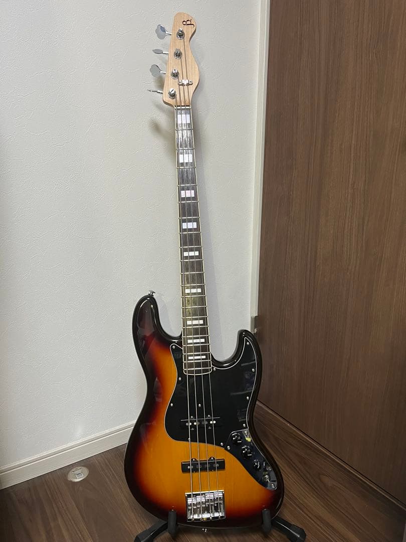 バンドが聞こえやすくなるベース　Black Smoker BETA J4