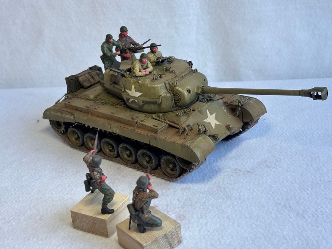 １／３５アメリカ軍M２６パーシング戦車プラモデル完成品
