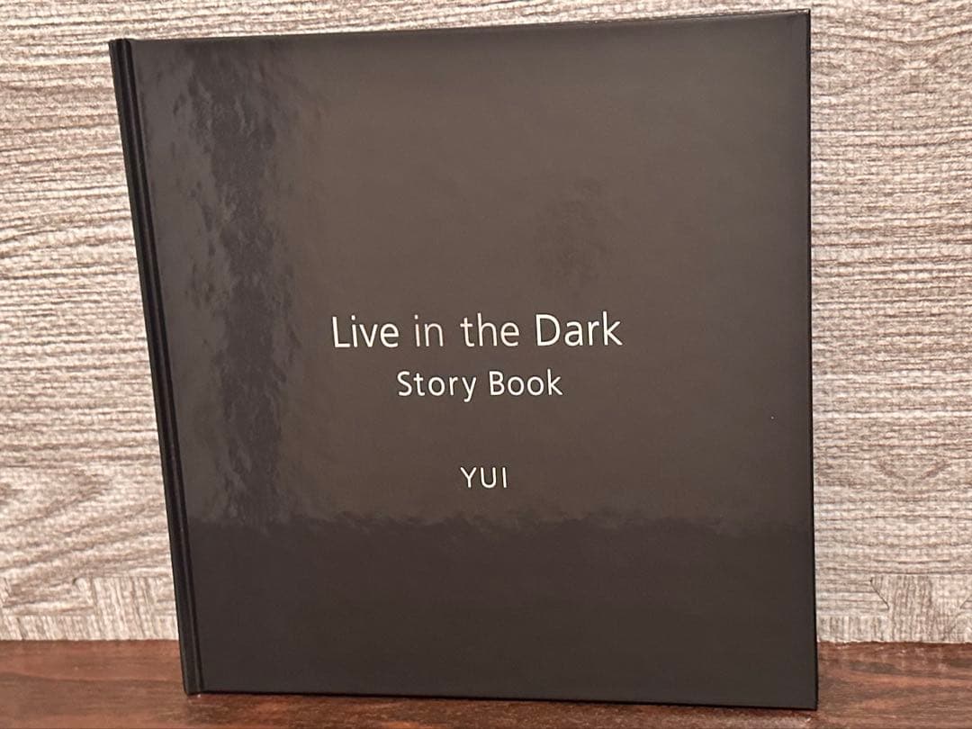 YUI Live in the Darkストーリーブック