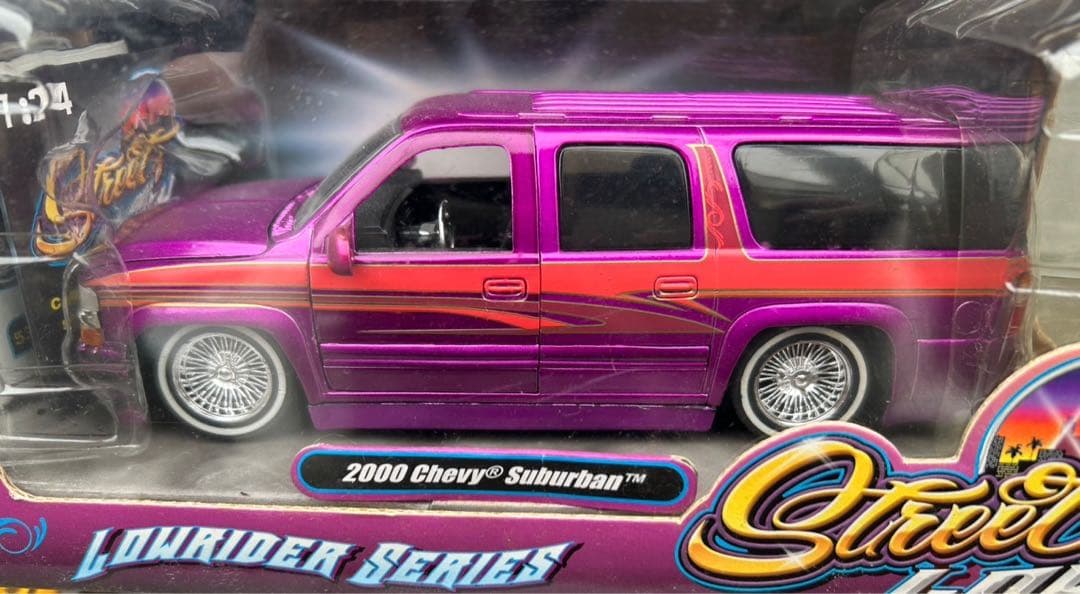 ミニカー Jada TOYS 1/24 2000 Chevy Suburban