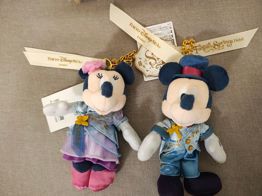 ディズニー　ファンタジースプリングスホテル　ぬいぐるみバッジ ミッキー ミニー