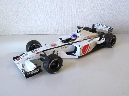 特価 MINICHAMPS (1/18) BAR ホンダ 003