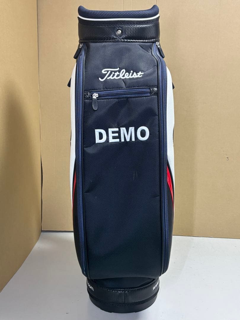 ※DEMO タイトリスト　キャディバッグ　内径8.5インチ　2.8kg
