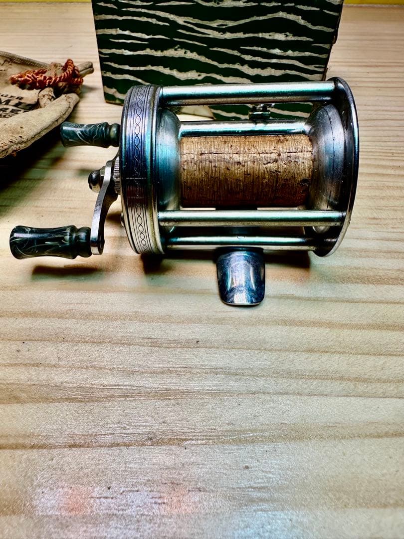 Pflueger Summit Left Hand Model フルーガー左巻き