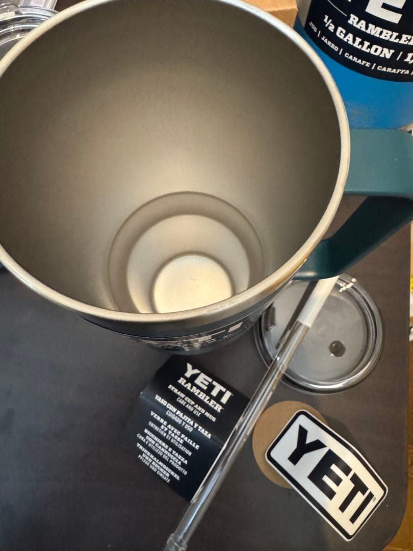 YETI Rambler 42 oz (1.2 L) ストローマグネイビー