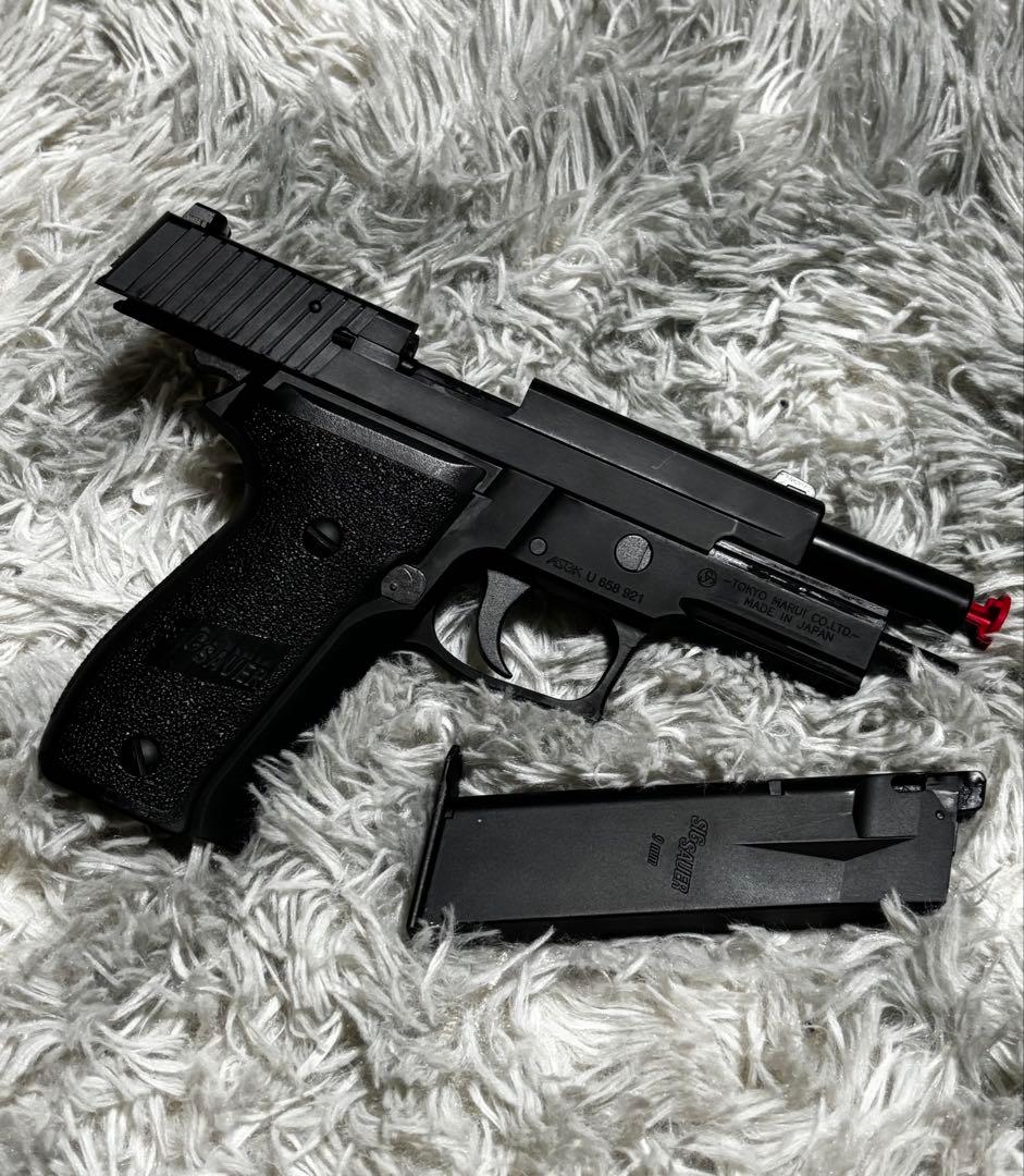 SIG SAUER P226 ハンドガン+ホルスター付