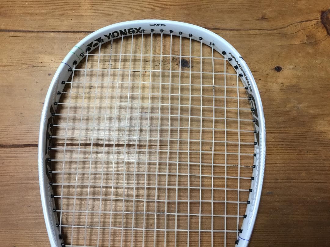名器 美品　YONEX　NANOFORCE　8V　REV　傷わずか