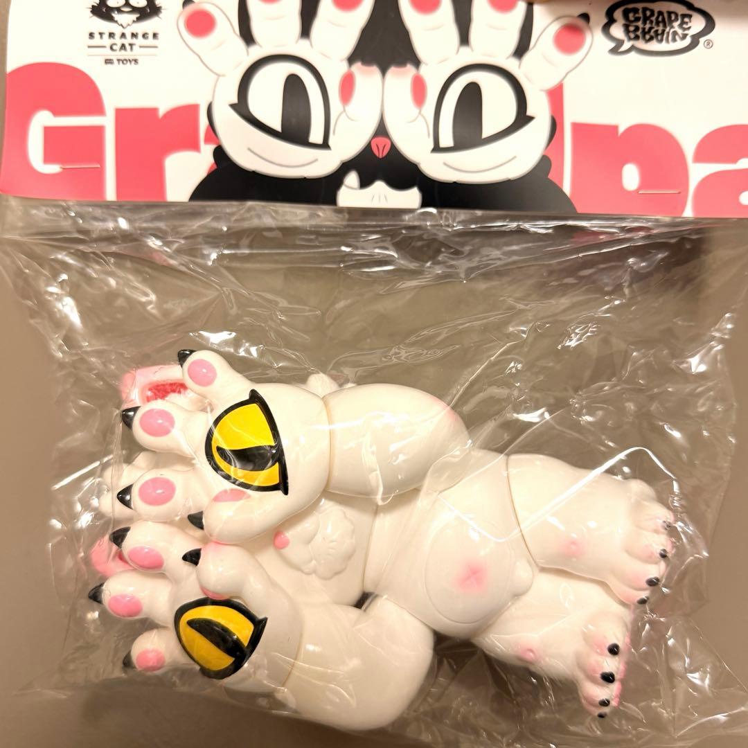 grape brain grandpa グランパ strange cat