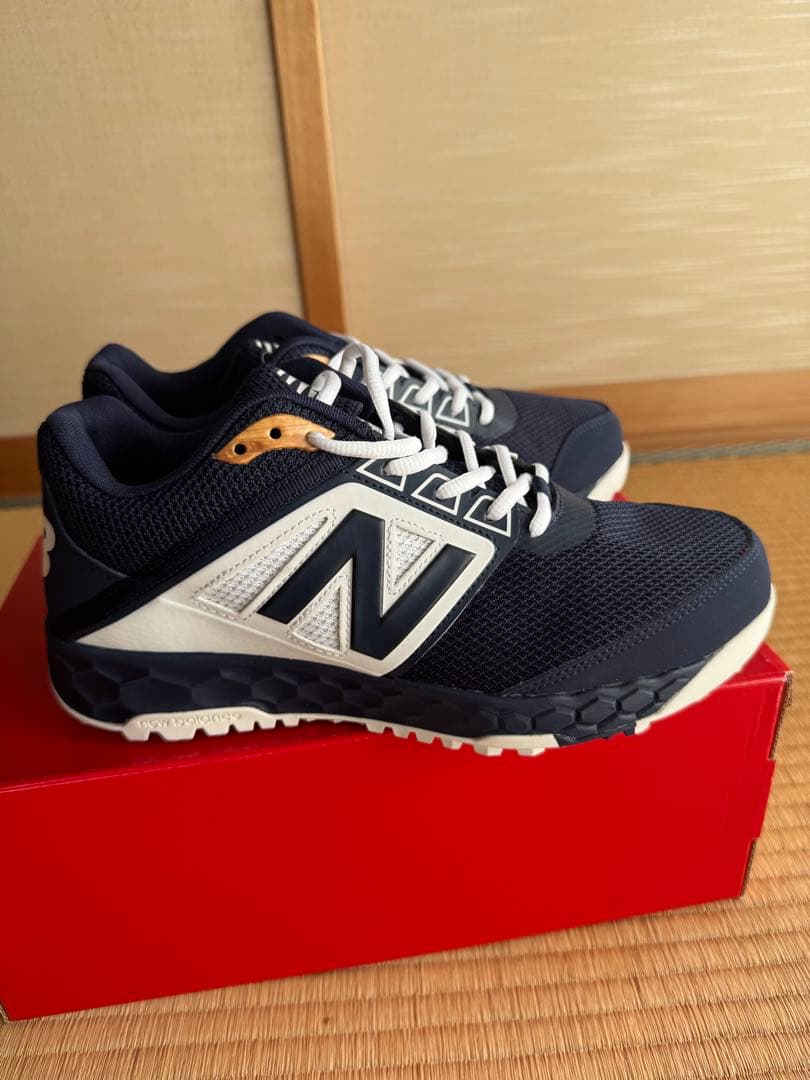 【新品未使用】New Balance 野球　トレーニングシューズ