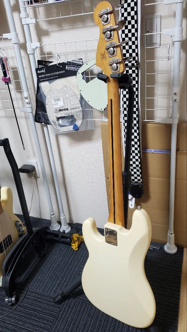 ベース Squier classic vibe '60s precision bass